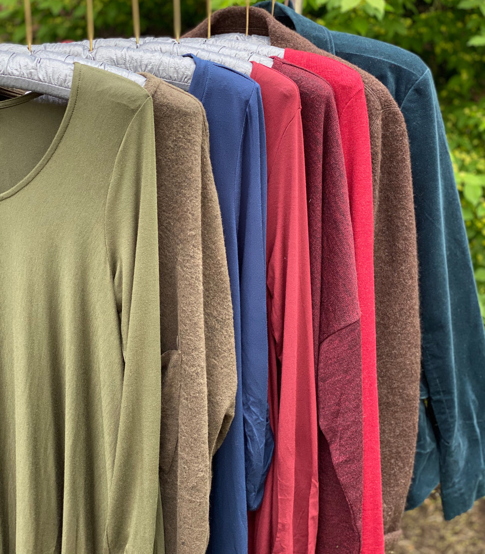 12 Season Color Analysis | Indigo Tones | Dark Autumn Collection